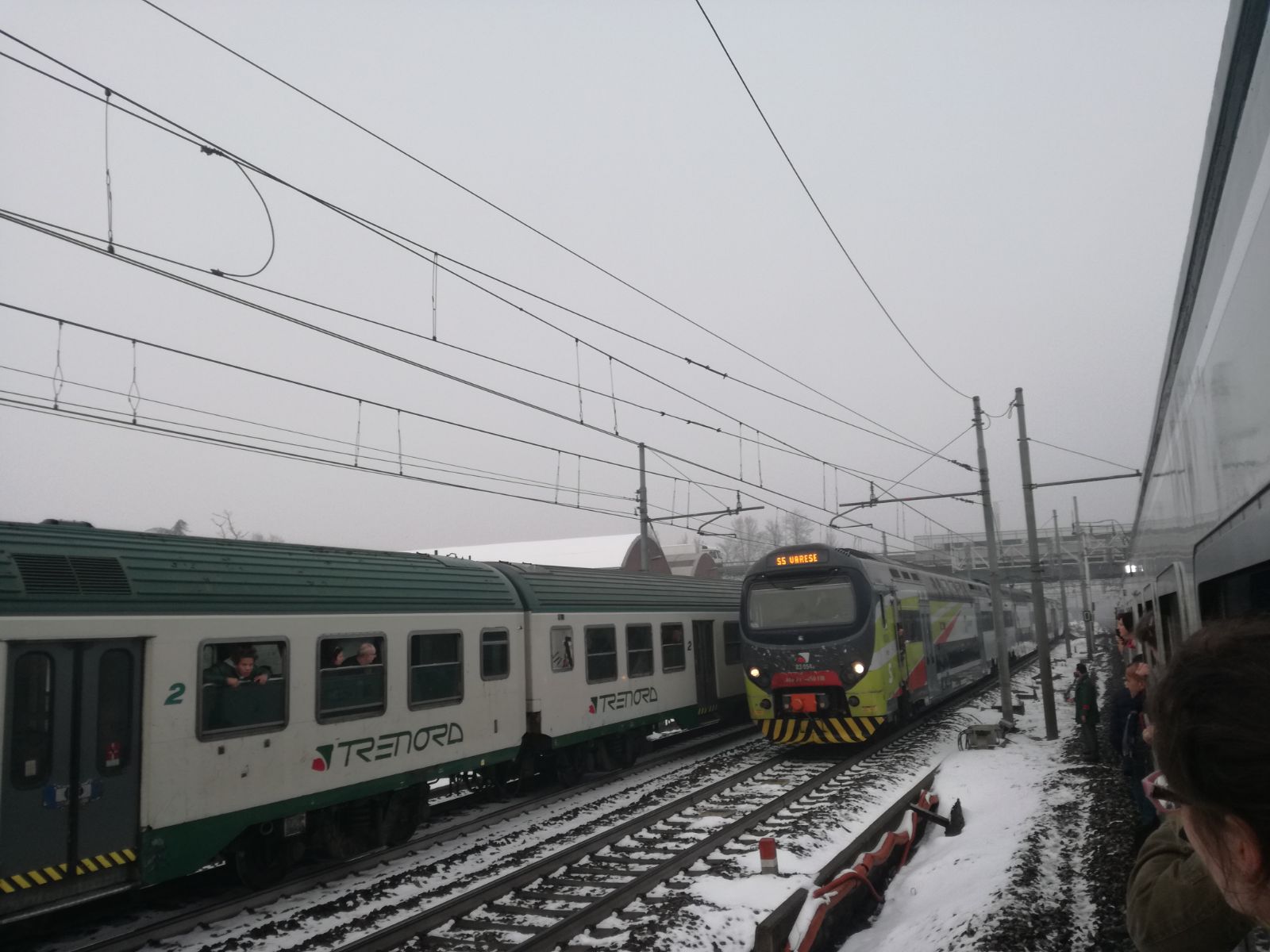 Treno fermo per tre ore, pendolari e Adiconsum chiedono il rimborso ...