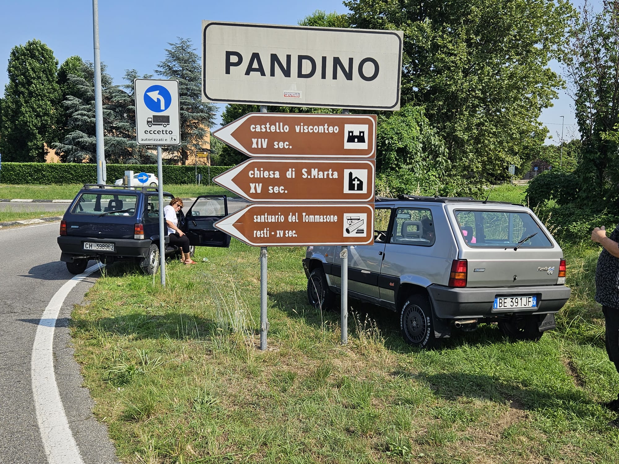 Panda a Pandino da record: 1051 equipaggi all'ombra del Castello ...