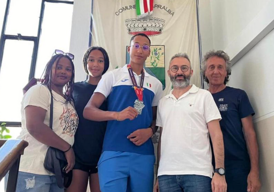 Francesco Efeosa Crotti in Comune con l'argento, il sindaco: "Talento e ...
